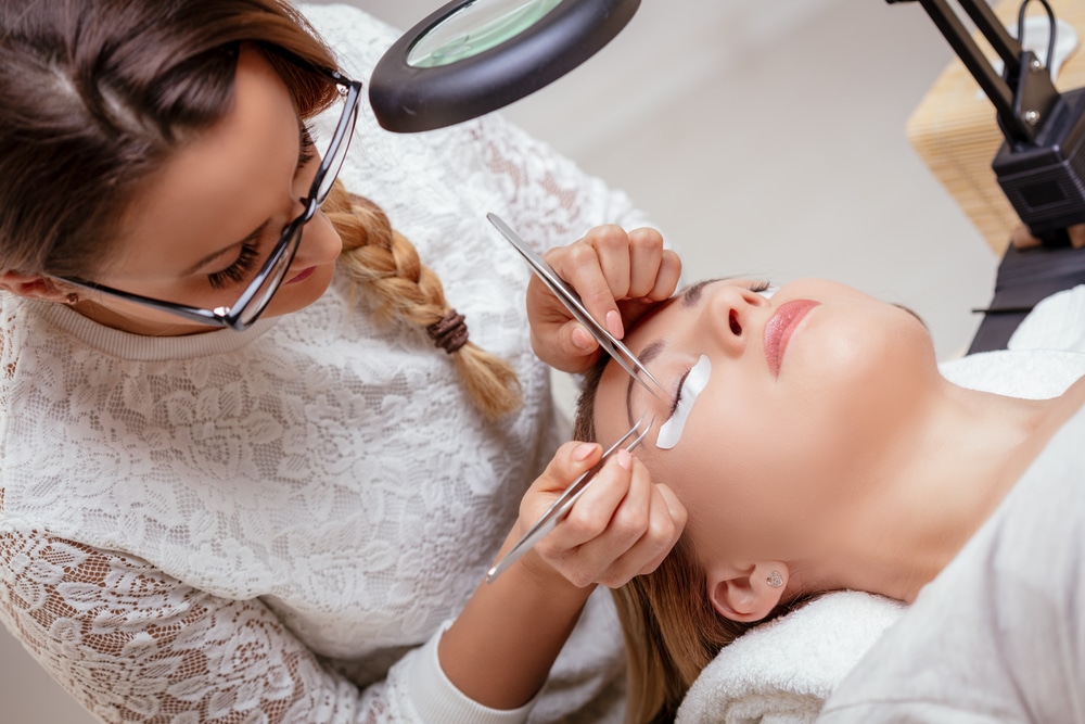 The Benefits of Being a Lash Artist - Bellus Academy